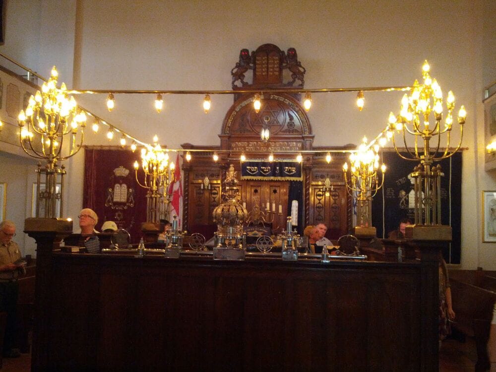 KIEVER SYNAGOGUE OF TORONTO - Updated December 2025 - 25 Av Bellevue ...