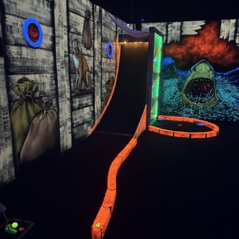 SAC TOWN FAMILY FUN MINI GOLF & ARCADE - Updated December 2025 - 105 ...