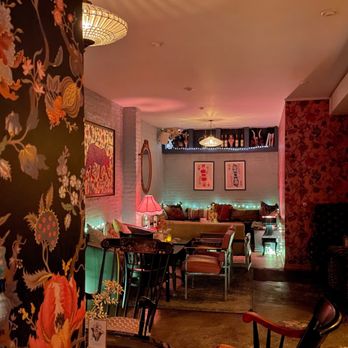 THE LITTLE SHOP - Updated April 2025 - 179 Photos & 95 Reviews - 252 ...