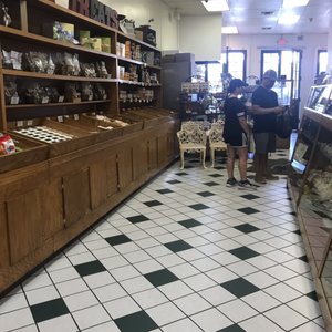 SOUTHERN CANDYMAKERS - 312 Photos & 365 Reviews - Candy Stores - 334 ...