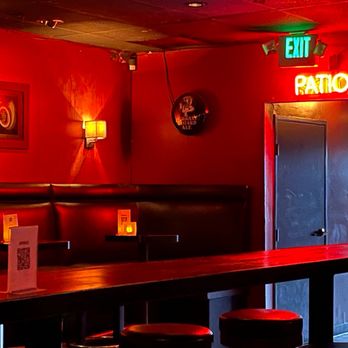 MOM’S BAR - Updated October 2025 - 216 Photos & 668 Reviews - 12238 ...