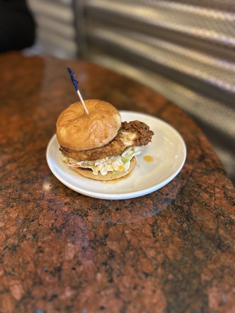 MAD DUCK CRAFT BREWING CAMPUS POINTE - Updated March 2025 - 677 Photos ...