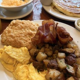 SWEET MAPLE CAFE - Updated July 2025 - 615 Photos & 979 Reviews - 1339 ...