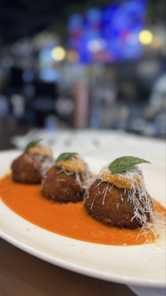 YOUR MOM’S ITALIAN KITCHEN & BAR - Updated December 2025 - 67 Photos ...