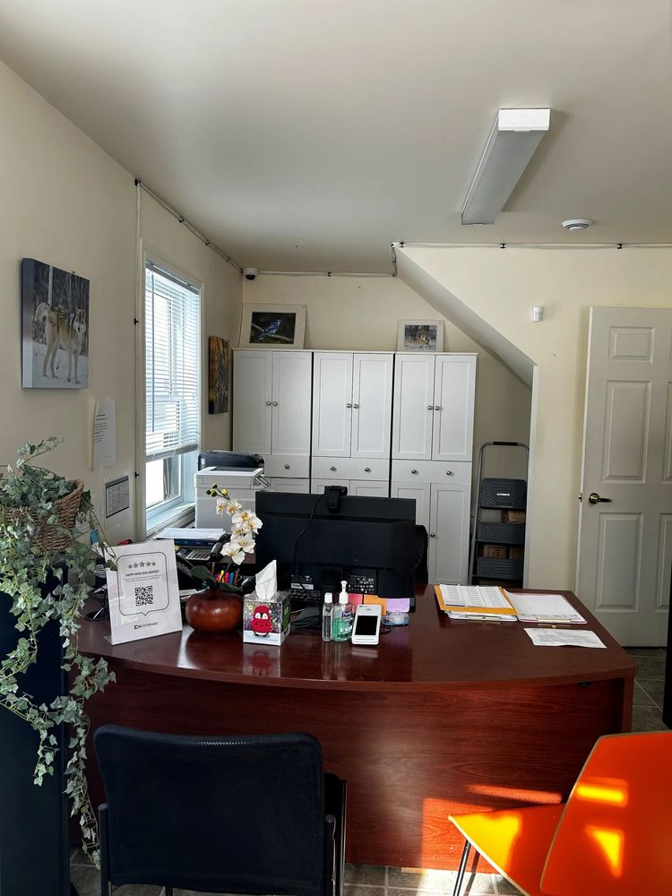 MINI MALL STORAGE - Updated December 2025 - 17 Photos - 827 Mountjoy St ...