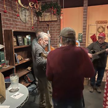 CEOL IRISH PUB - Updated August 2025 - 165 Photos & 201 Reviews - 410 ...