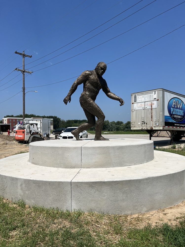 BIG MUDDY MONSTER STATUE - Updated August 2024 - Murphysboro, Illinois ...