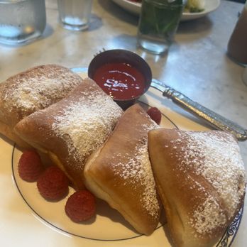 BLUE DOOR KITCHEN & GARDEN - 948 Photos & 684 Reviews - 52 W Elm St ...