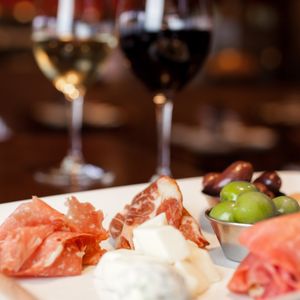 UNCLE PETEZA’S PIZZERIA - 21 Photos & 119 Reviews - Pizza - 22624 ...