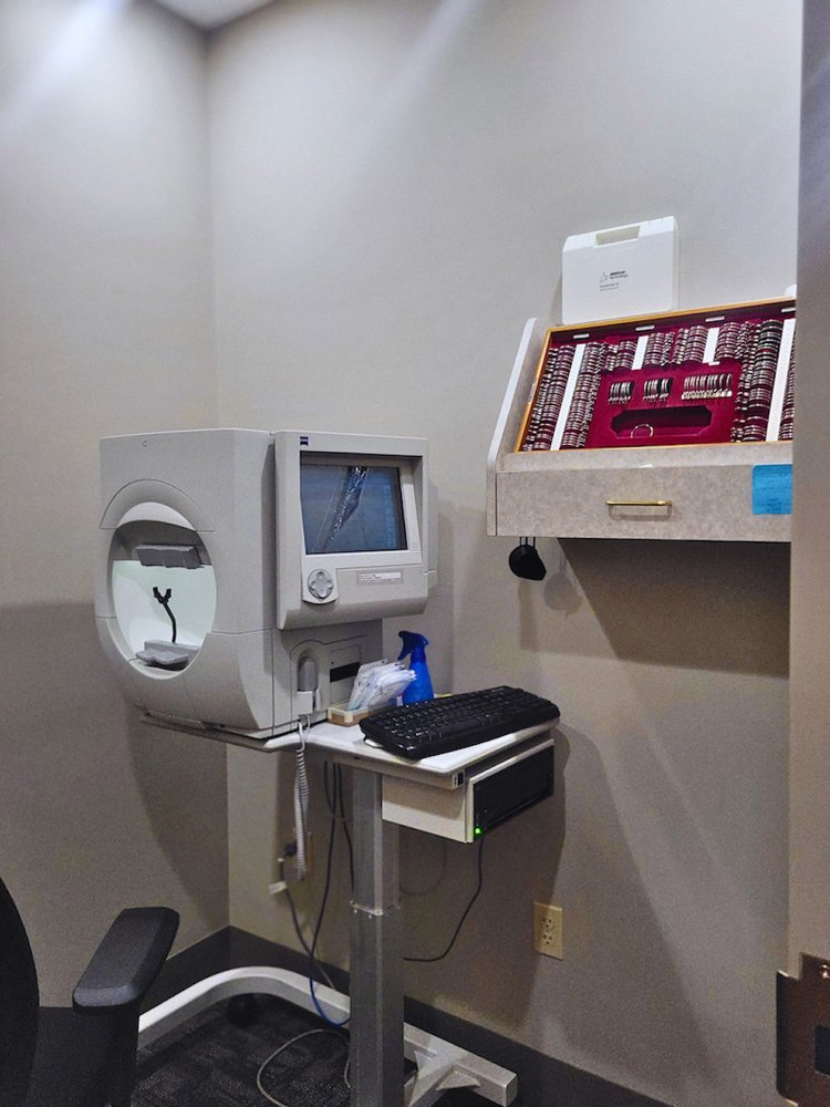 UNION EYE ASSOCIATES - Updated October 2025 - 13 Photos - 507 S Lincoln ...