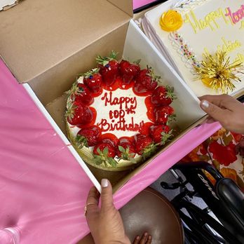 CARROT TOP PASTRIES - Updated December 2025 - 142 Photos & 253 Reviews ...