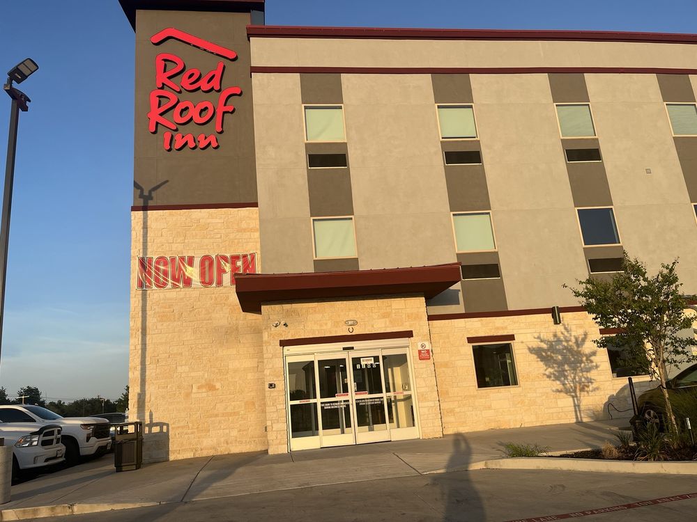 RED ROOF INN - Updated July 2025 - 11 Photos - 1100 Dowdy Ferry Rd ...