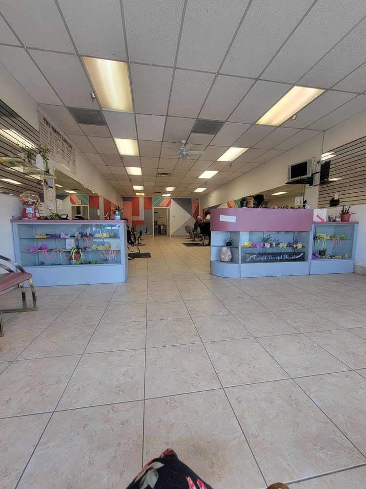 HAPPY LOOKERS - Updated December 2025 - 35 Reviews - 3330 Kietzke Ln ...