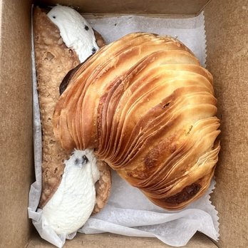 ISGRO PASTRIES - Updated January 2025 - 677 Photos & 598 Reviews - 1009 ...