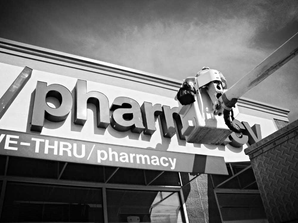 EXPEDITORS GROUP - Signmaking - 500 N Michigan Ave, Chicago, IL - Phone ...