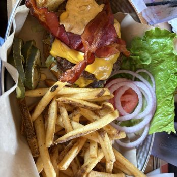 FULL TILT TAVERN - Updated November 2025 - 172 Photos & 104 Reviews ...