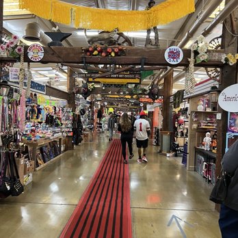 TRADERS WORLD - Updated May 2025 - 235 Photos & 96 Reviews - 601 Union ...