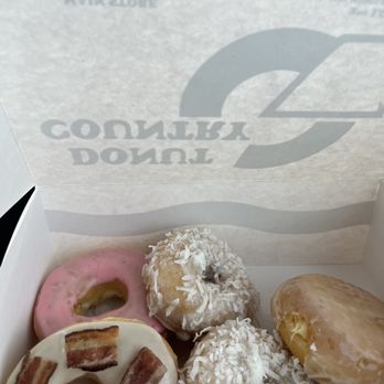 DONUT COUNTRY - Updated June 2024 - 113 Photos & 144 Reviews - 1311 ...