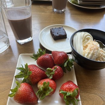 BRUIN PLATE - Updated December 2025 - 88 Photos & 46 Reviews - 350 De ...