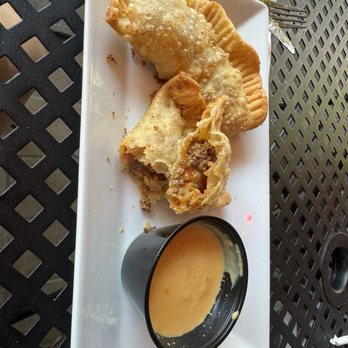 HUNGRY PALATE BAR & GRILL - Updated July 2024 - 91 Photos & 45 Reviews ...