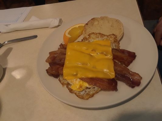 CROSSROADS FAMILY RESTAURANT - 32 Photos & 31 Reviews - 606 S Coucil St ...