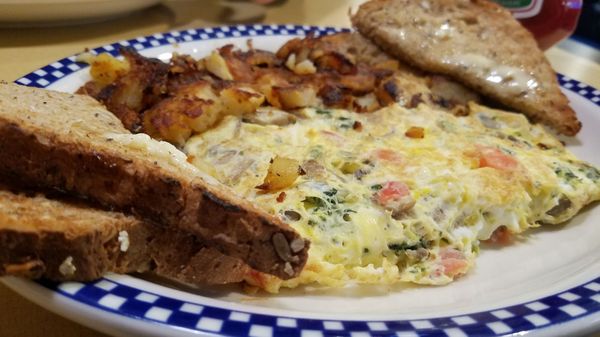 CAPITAL CITY DINER - 195 Photos & 232 Reviews - 1709 Western Ave ...