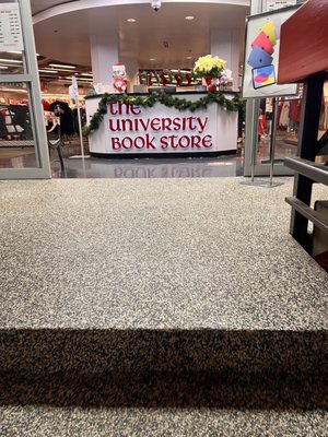 UNIVERSITY BOOK STORE - Updated January 2026 - 18 Photos & 26 Reviews ...