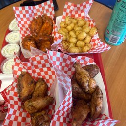 JD’S WINGZ & THINGZ - 249 Photos & 239 Reviews - 117 E Chapman Ave ...
