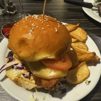 CLIFF DINING PUB - Updated March 2025 - 716 Photos & 641 Reviews ...