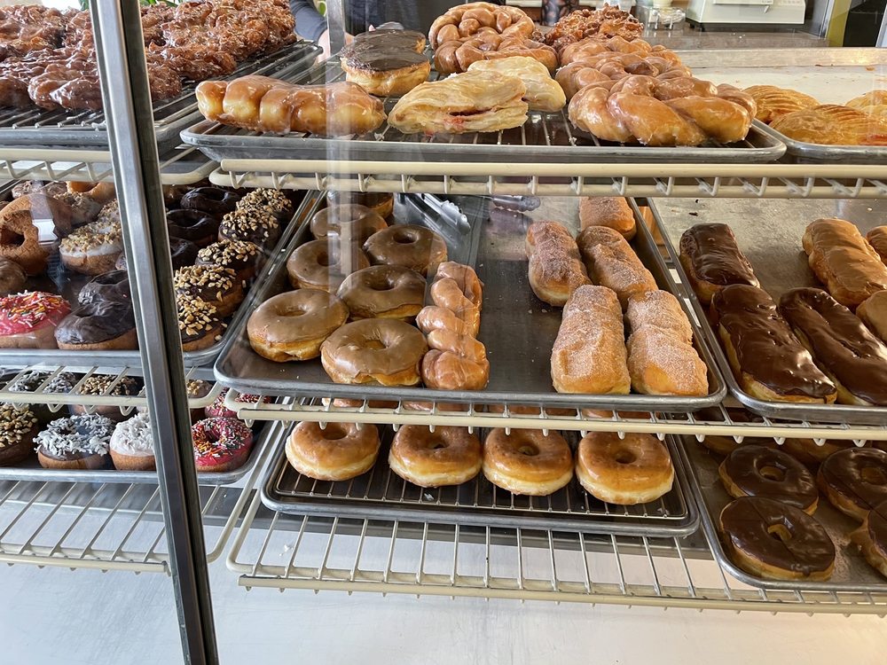 ROLLEN DONUTS - Updated January 2025 - 56 Photos & 127 Reviews - 2010 G ...