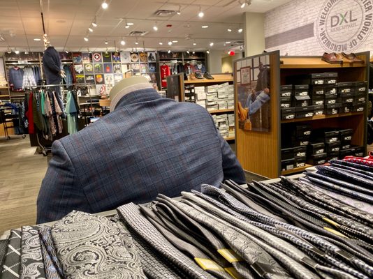 DXL - Updated October 2025 - 22 Reviews - 18920 28th Ave W, Lynnwood ...