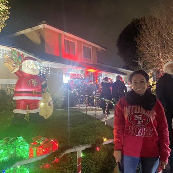BREA CHRISTMAS LIGHT NEIGHBORHOOD - Updated December 2024 - 1298 Photos ...