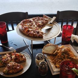 PEARL STREET PIZZERIA & PUB - Updated January 2026 - 313 Photos & 437 ...