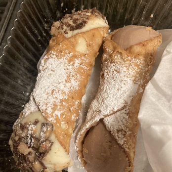 BOVA’S BAKERY - 1490 Photos & 1655 Reviews - 134 Salem St, Boston ...