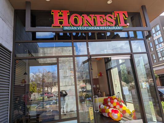 HONEST RESTAURANT - Updated August 2024 - 72 Photos & 68 Reviews - 3658 ...