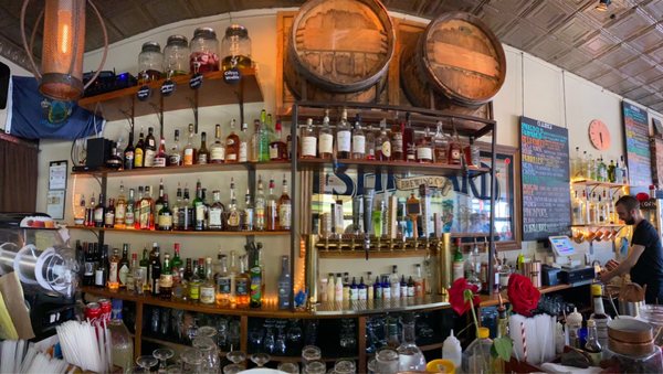 COTTAGE STREET PUB - Updated June 2025 - 101 Photos & 155 Reviews - 21 ...