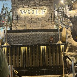 WOLF BY VANDERPUMP AT CAESARS REPUBLIC LAKE TAHOE - Updated November ...