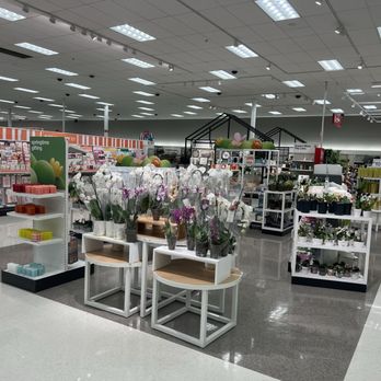 TARGET - Updated October 2025 - 970 Photos & 118 Reviews - 5800 S ...