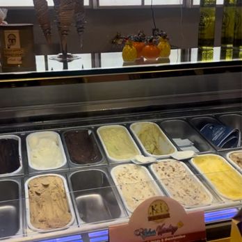 MADO YONGE - Updated April 2025 - 101 Photos & 42 Reviews - 144 Yonge ...