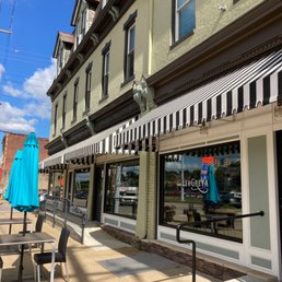 LEOGRETA - Updated August 2025 - 561 Photos & 301 Reviews - 301 W Main ...