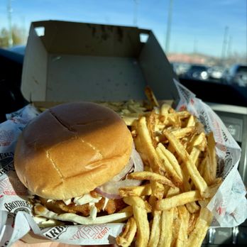 CLUCKERS - Updated October 2025 - 216 Photos & 121 Reviews - 701 S ...