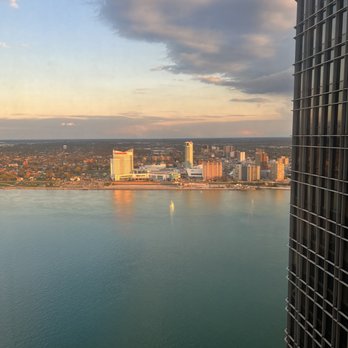 DETROIT MARRIOTT AT THE RENAISSANCE CENTER - Updated September 2024 ...