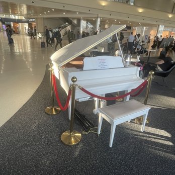 DETROIT AIRPORT MCNAMARA TERMINAL - DTW - Updated September 2024 - 605 ...