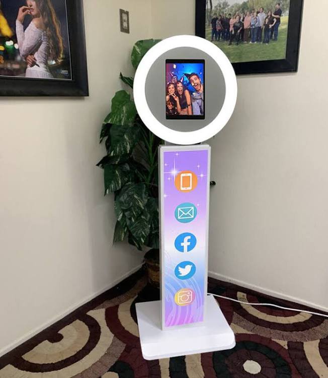 559 PHOTO BOOTHS - Request a Quote - Fresno, California - Photo Booth Rentals - Phone Number - Yelp