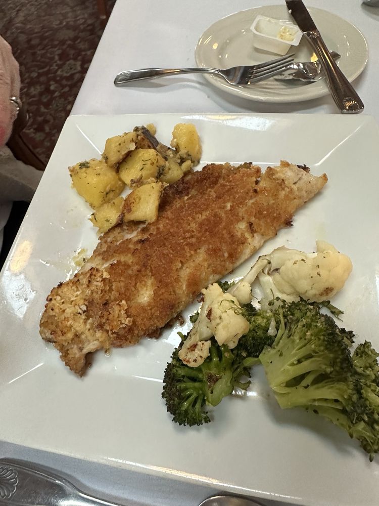 MAPLE DALE COUNTRY CLUB - Updated January 2026 - 180 Maple Dale Circle ...