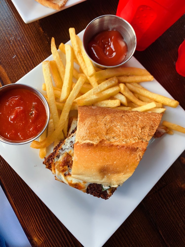 10TH & WILLOW BAR & GRILL - Updated April 2025 - 94 Photos & 378 ...