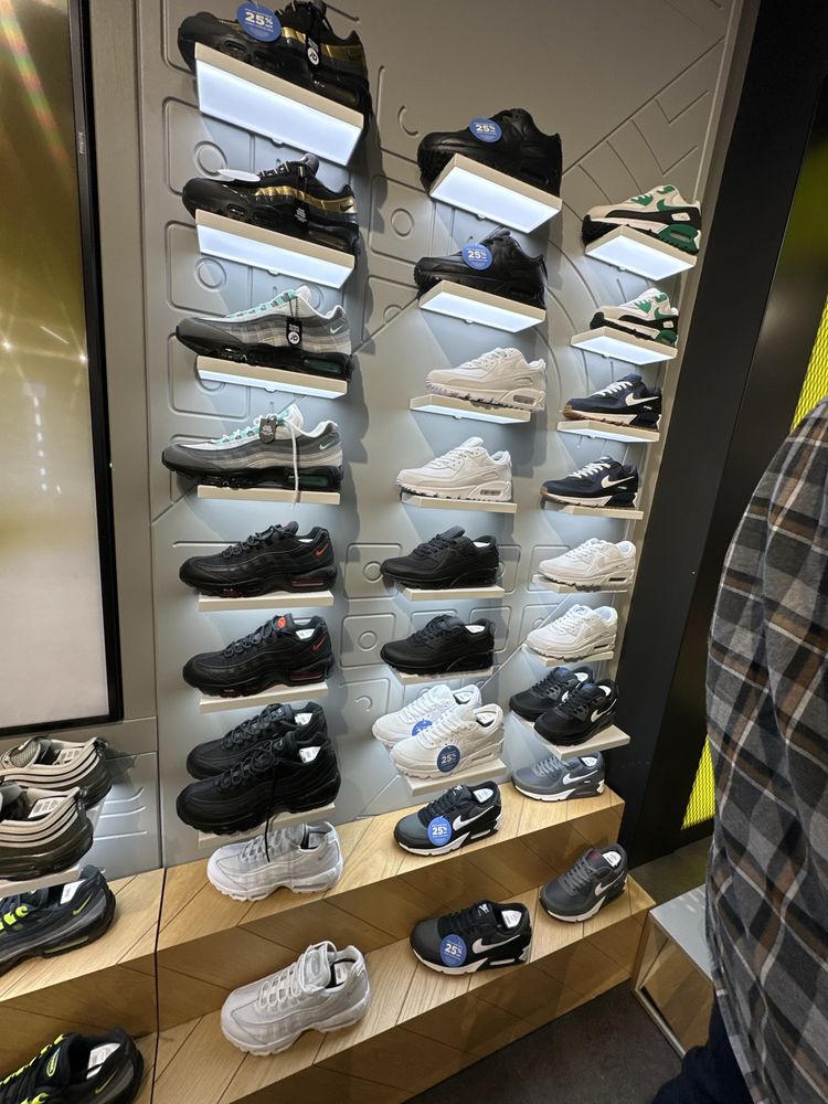 JD SPORTS - Updated August 2025 - 13350 Dallas Pkwy 3300, Dallas, Texas ...