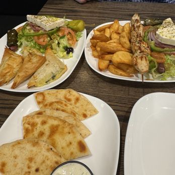 DELAWARE CAFE - Updated December 2025 - 27 Photos & 29 Reviews - 180 ...