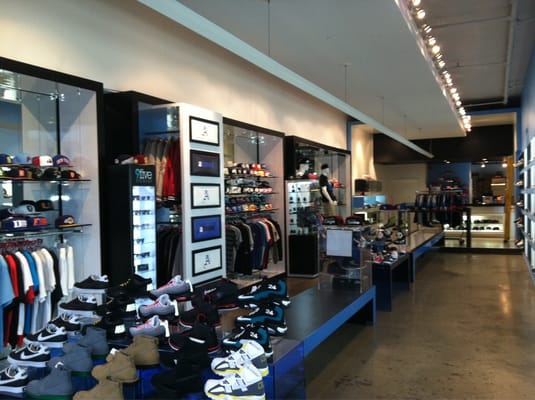 ATMOS - Updated October 2025 - 20 Photos & 26 Reviews - 203 W 125th St ...