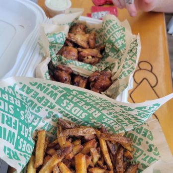 WINGSTOP - Updated December 2025 - 23 Photos & 30 Reviews - 2218 Bloor ...